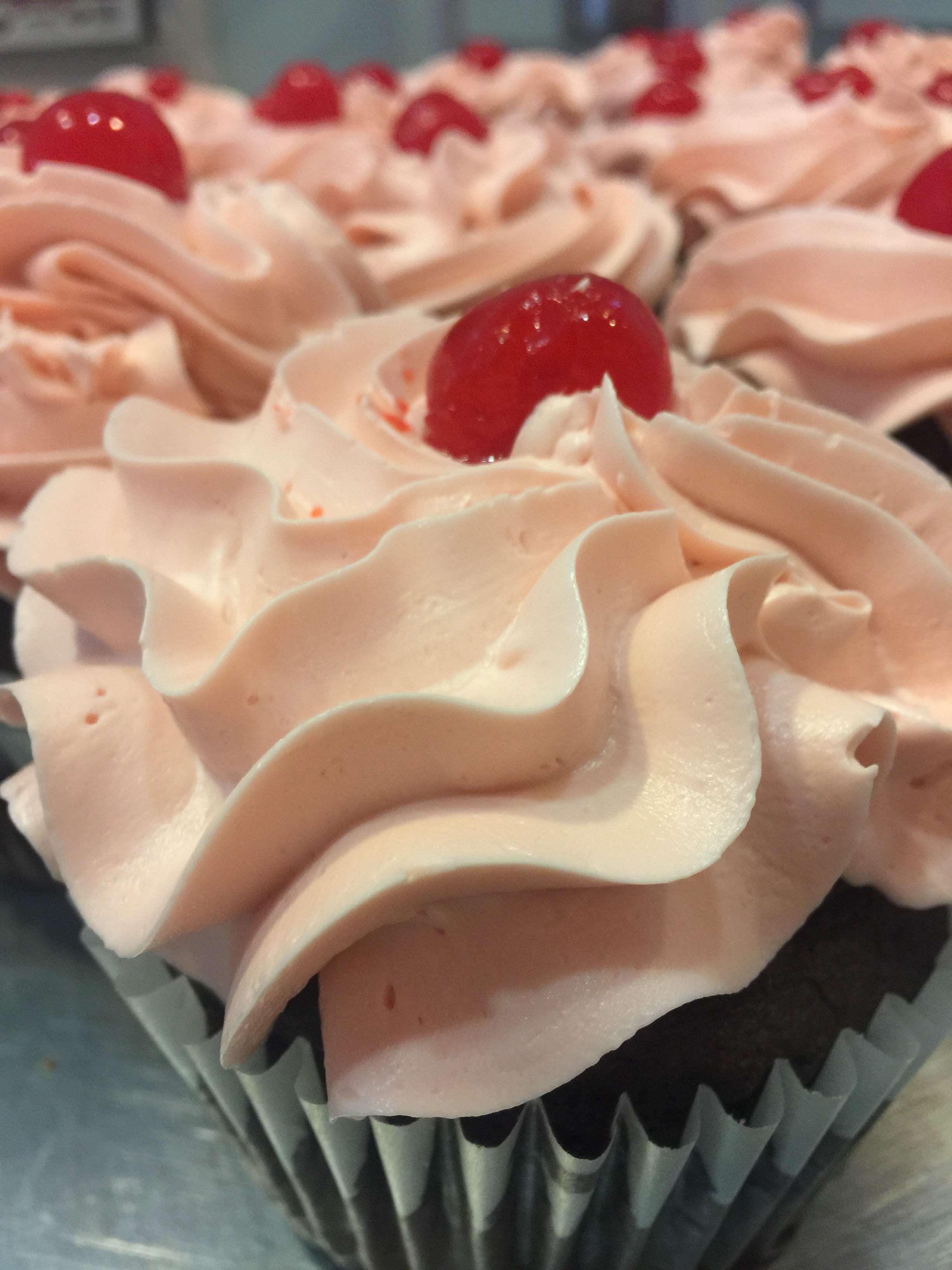 1 Dozen Maraschino Cherry Cupcakes – Colossal Cupcakes